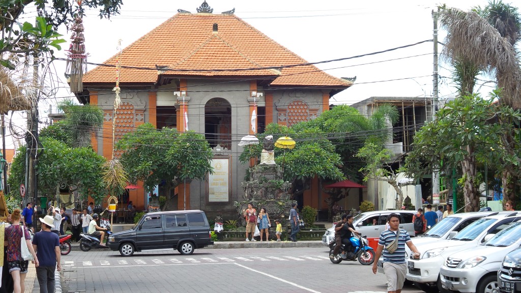New Ubud Line Bus Stop : Ubud Central Parking - Kura-Kura Blog