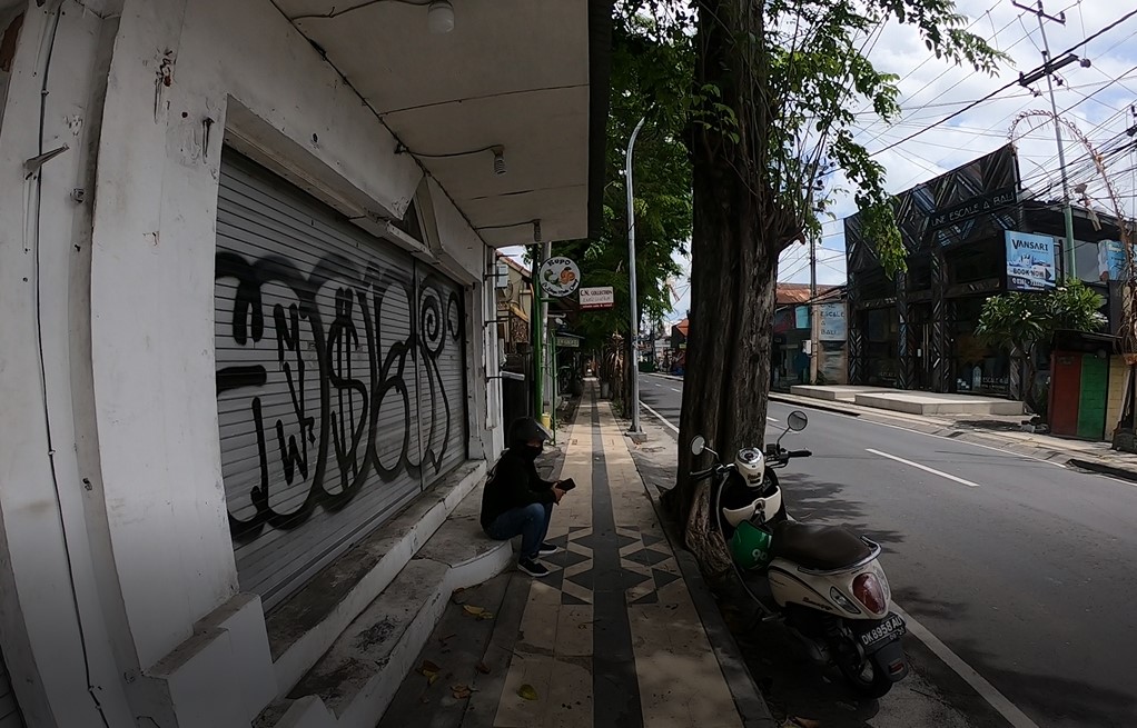 Bali Situation - Seminyak (Raya Seminyak Street) - Kura-Kura Blog